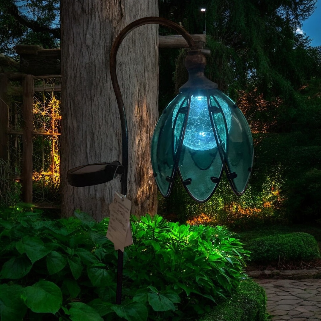 The Amara Glass Solar Light - Green - Sproutwell Decor